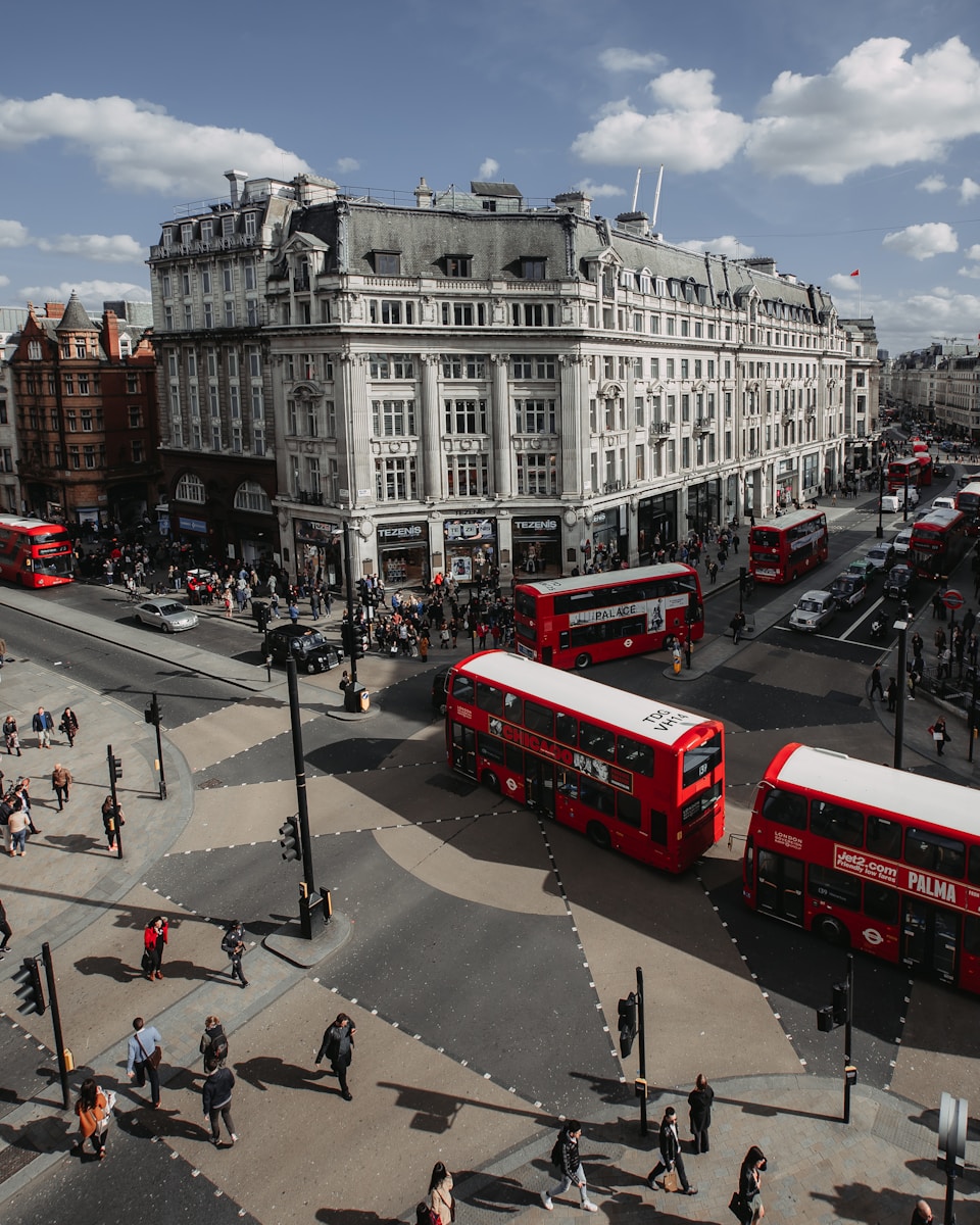 Public Transport in London (How to use each mode of transport ...