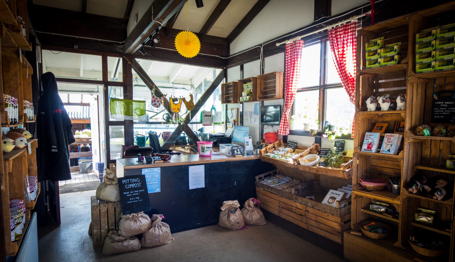 Surrey Docks Farm in London: A Complete Guide - StepbyStepLondon.com